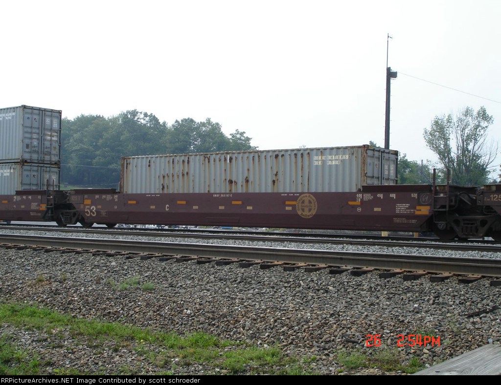 BNSF 253157C Double Stackcar w/SEAU 8490854 Container WB